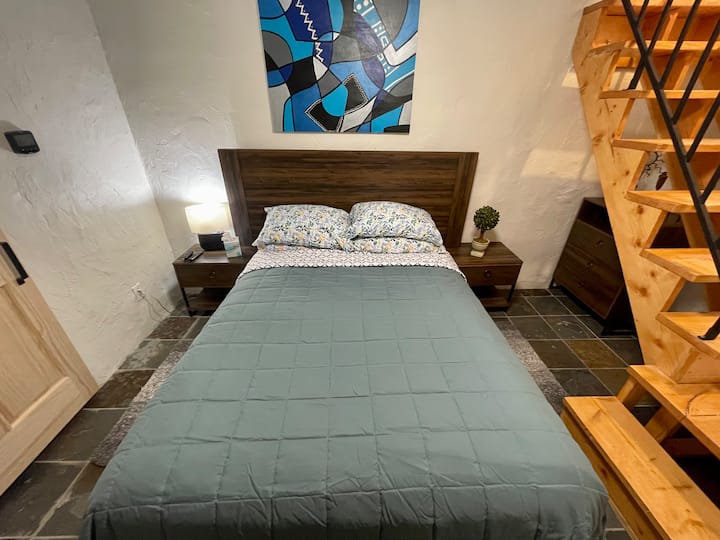 Cozy North Valley Casita - Corrales, NM