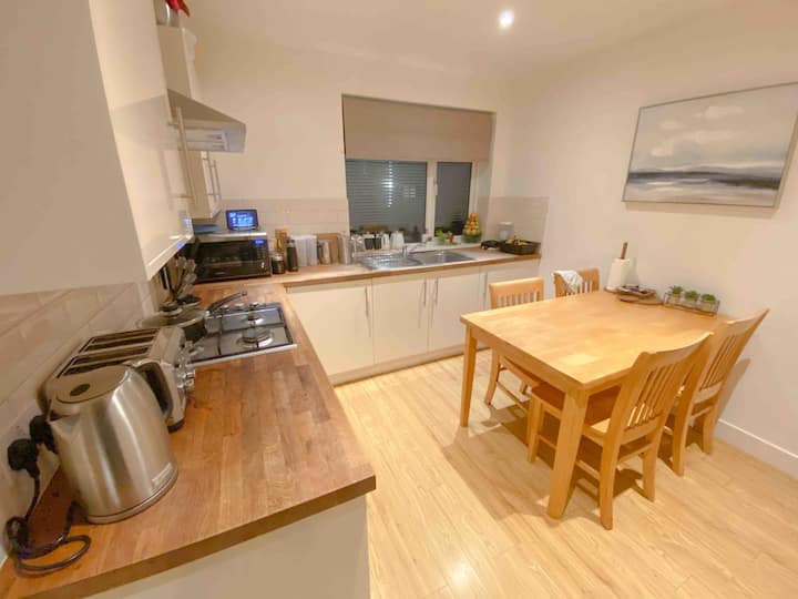 Lovely Room In Spacious Home - Dagenham