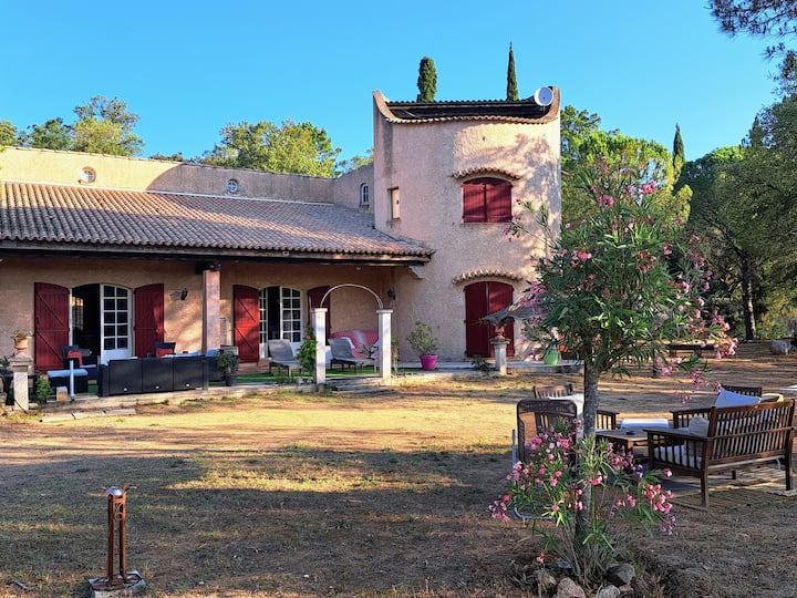 Ste Maxime En Pleine Nature Villa Avec Piscine - Sainte-Maxime