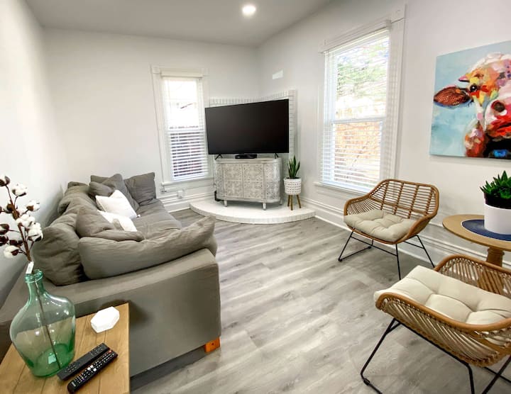 Clean, Downtown Boulder Luxury. ⛰ - Boulder, CO