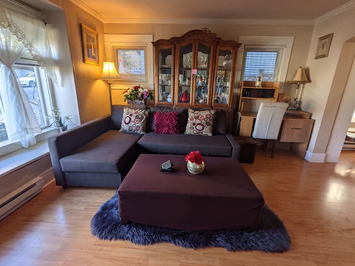 Central Queen Anne Home • Walking Score 96 - Seattle, WA