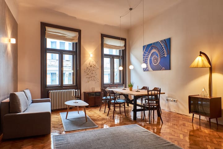 Boutique Grand Apartment At Kálvin Square - Budapest