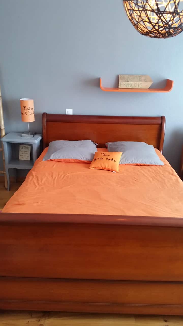 Chambre Double + Lit Bébé + Sdb Partagée à 5mn Mer - Granville