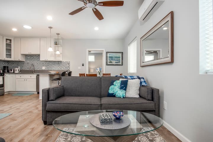 Skylit Guest Suite -Encinitas W/ Private Driveway - Encinitas, CA