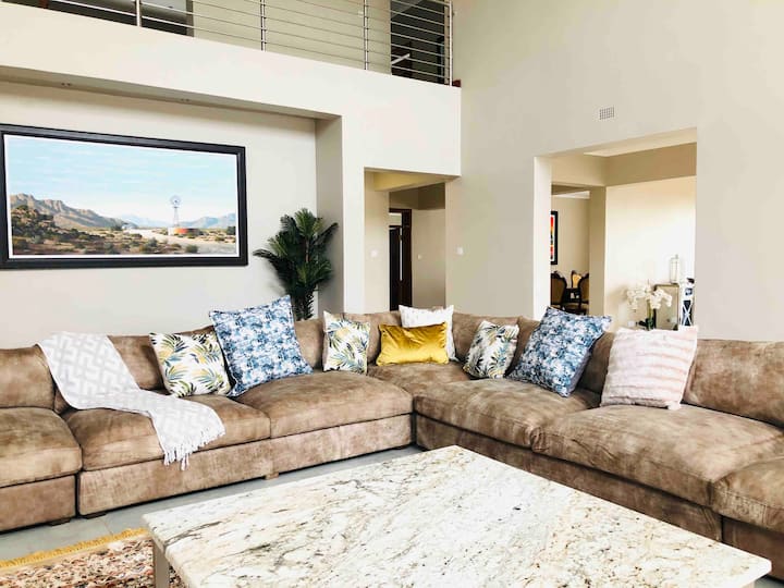 Borrowdale Hills Villa | Luxury 10 Bedroom Harare - Harare