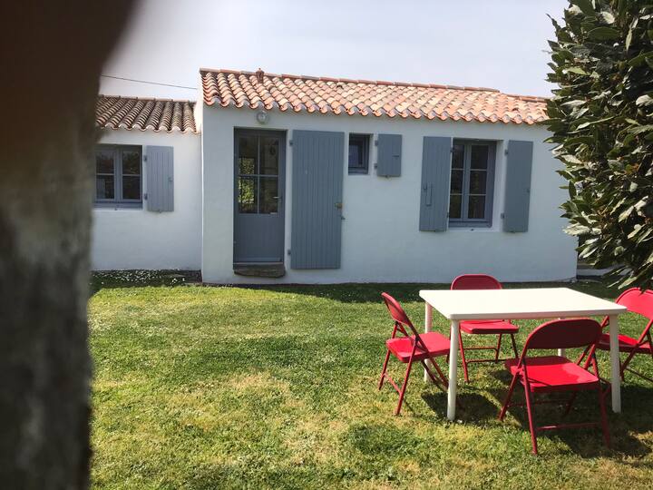 Maison Dans Le Bourg De St Sauveur. Ile D'yeu - L'Île-d'Yeu