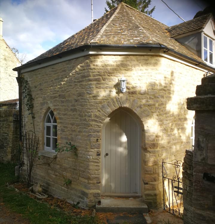 Characterful Cotswold Retreat - Wiltshire
