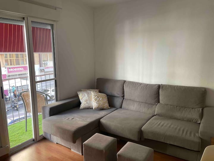 Junto Al Centro, 2 Habitaciones, Terraza, Ideal - Elche