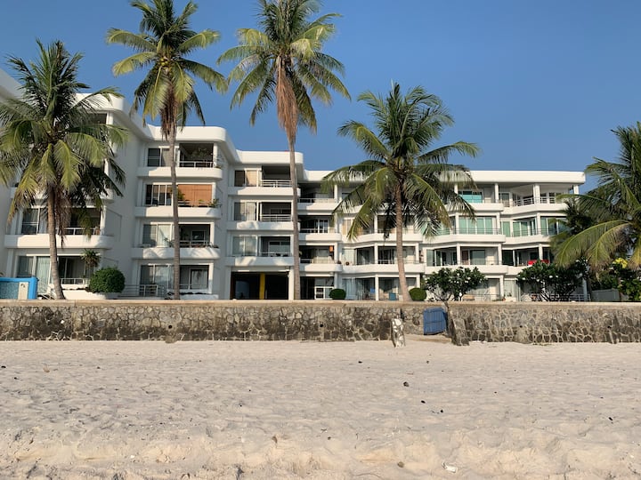 2 Bedder Beach Front Condo In Prime Location - Hua Hin