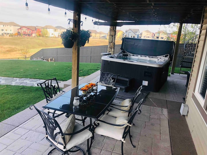 R&r Executive Suite/private Entrance/hot Tub - Calgary