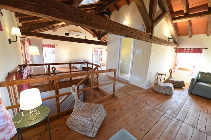 Royal Suite - Open Space Air-conditioned Room With - Caorle