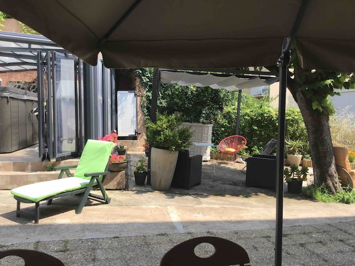 Lumineux Appartement Dans1 Jardin En Centre-ville - Sartène