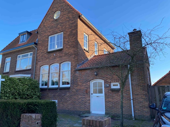 Rm 01 Large Room, With Private Bathrooms,parking - The Hague