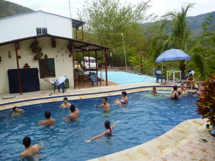 Finquita Con Casa Y Piscina Calido - Anapoima