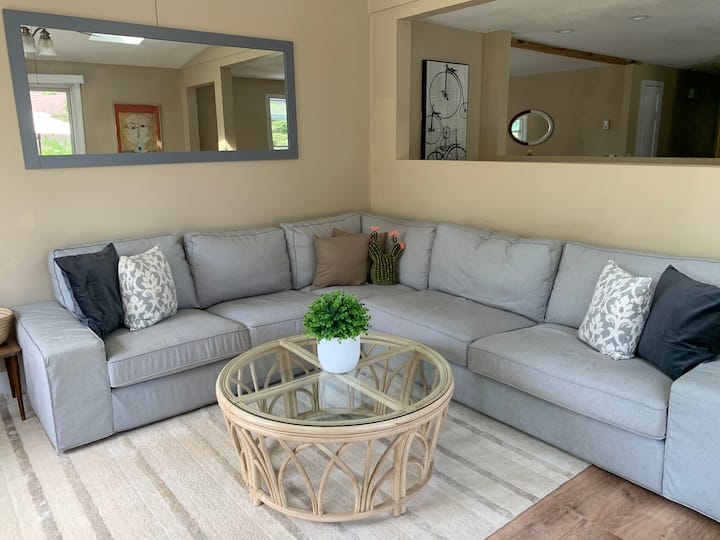 Narragansett Super Clean Updated 4 Bedroom 2 Baths - Rhode Island