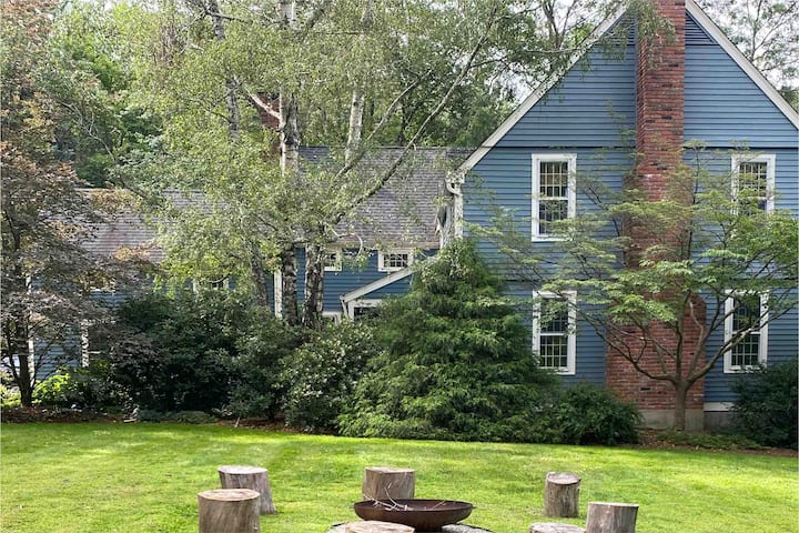 Cheerful, Bright And Spacious Country Home - Lake Lillinonah, CT