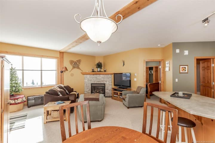 Snowy Creek Lodge At  Big White 2  Bdrm Townhouse - Big White Ski Resort, BC