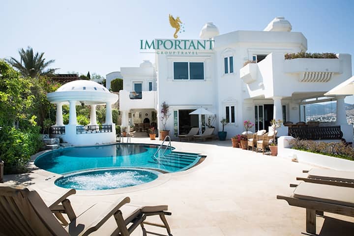 Bd450-6 Bedroomed Villa With Pool In Bodrum -