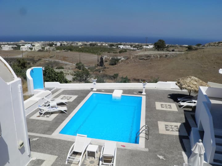 Santorini Traditional Suites- Volcano Suite - Santorini