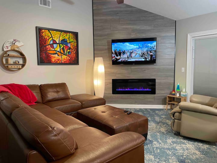 Primary Suite With Private Bath - Savannah, GA