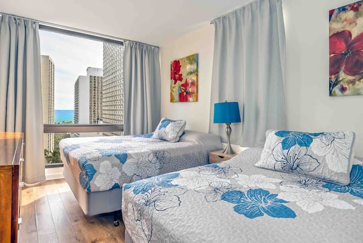 Partial Oceanview Waikiki Condo Pool +Free Parking - Kailua