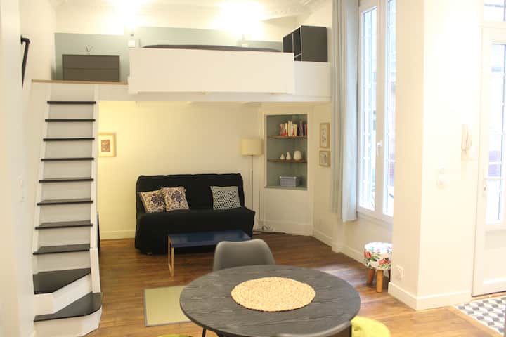 Grand Studio Dans Le Charmant Village D'auteuil - Sèvres