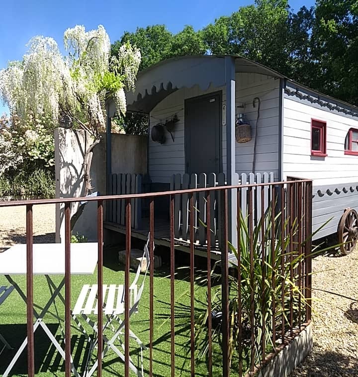 Escapade Amoureuse En Roulotte & Son Jacuzzi Prive - Lambesc