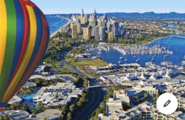 Gold coast views - Bed and breakfasts for Rent in Ashmore, Queensland ...