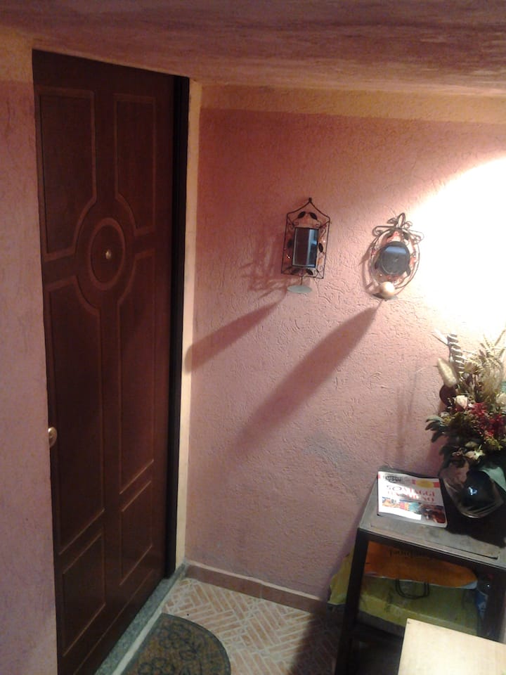 Intero Alloggio/tavernetta Indipendente - Rivoli