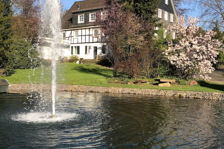 Traum Eines Fachwerkhauses Im Park - Komplettes Eg - Gummersbach