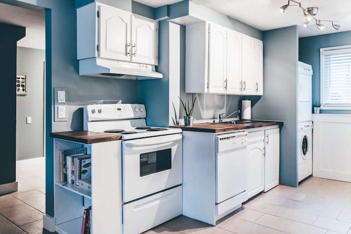 Renovated Suite In The Heart Of Historic Fernwood - Victoria