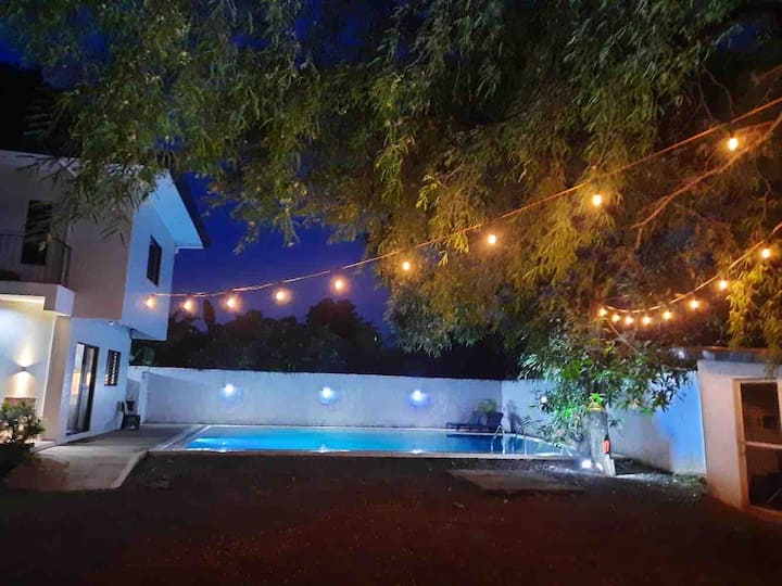 3-br House W/ Pool & Roofdeck Near Taktak Falls - Antipolo