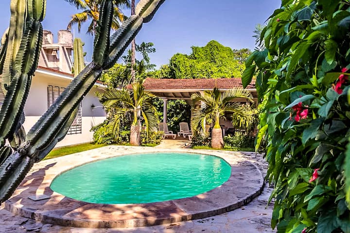 Exquisite Elegance Villa With Pool In Siboney - Cuba