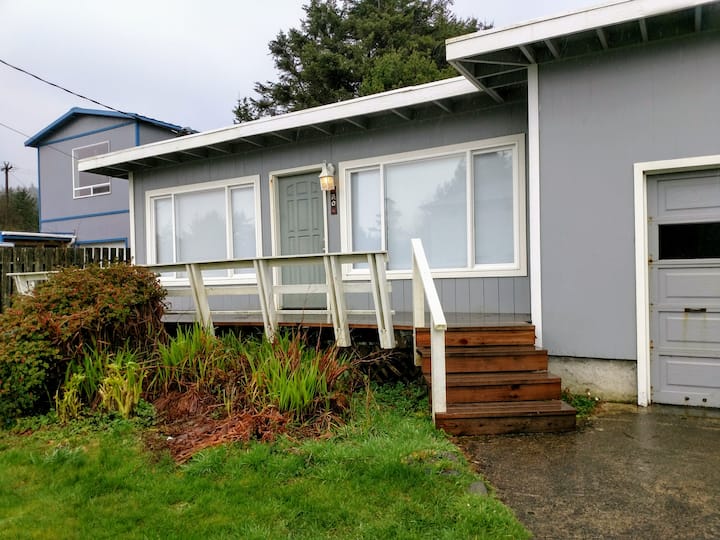 Salmon Street Retreat - Yachats, OR