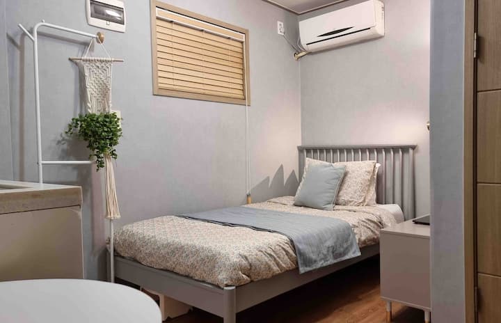 Private Single Bedroom Yeonnamdong #Hongdae #Exit3 - Seoul