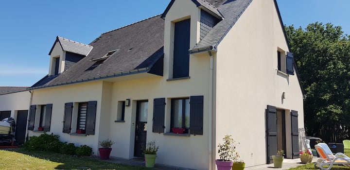 Maison Spacieuse Avec Grand Jardin 10min De La Mer - Guérande