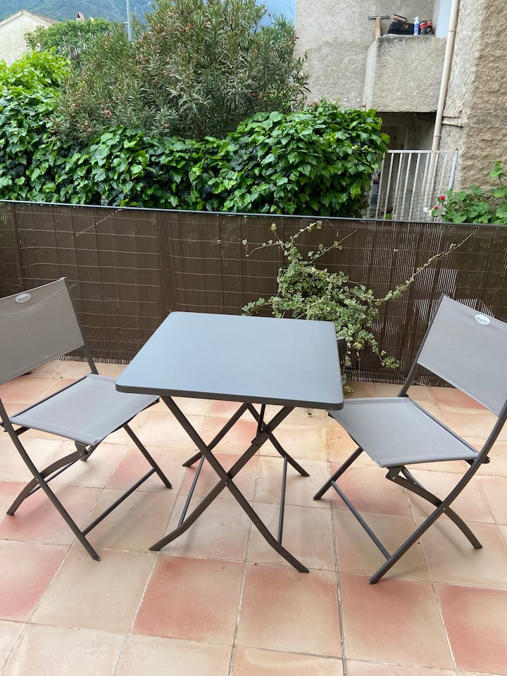 Appartement 3 Pièces Centre Ville Avec Terrasse. - Corte
