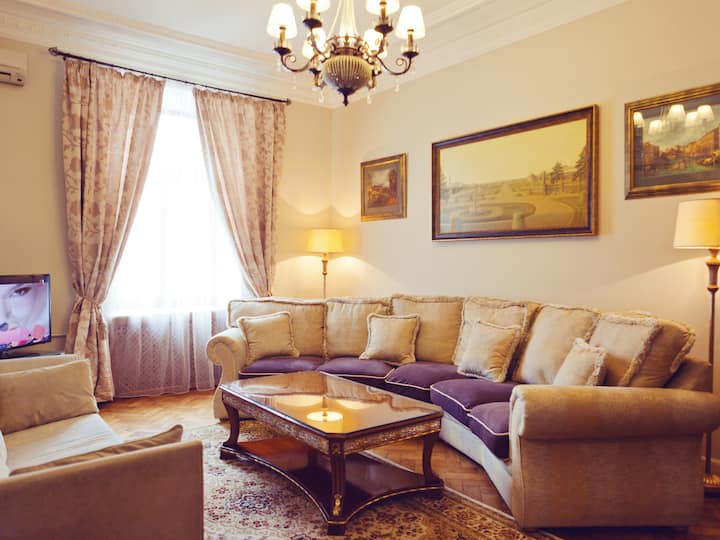 Comfortable Apartment In Khreshchatyk, 8b Center - Kiev
