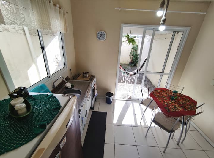 Casa Em Condomínio Com Roupa De Cama, Wifi E Garagem - Pelotas