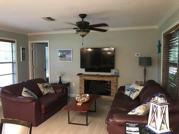 Nature’s Getaway- 💯 Remodeled Animal Free Property - Homosassa