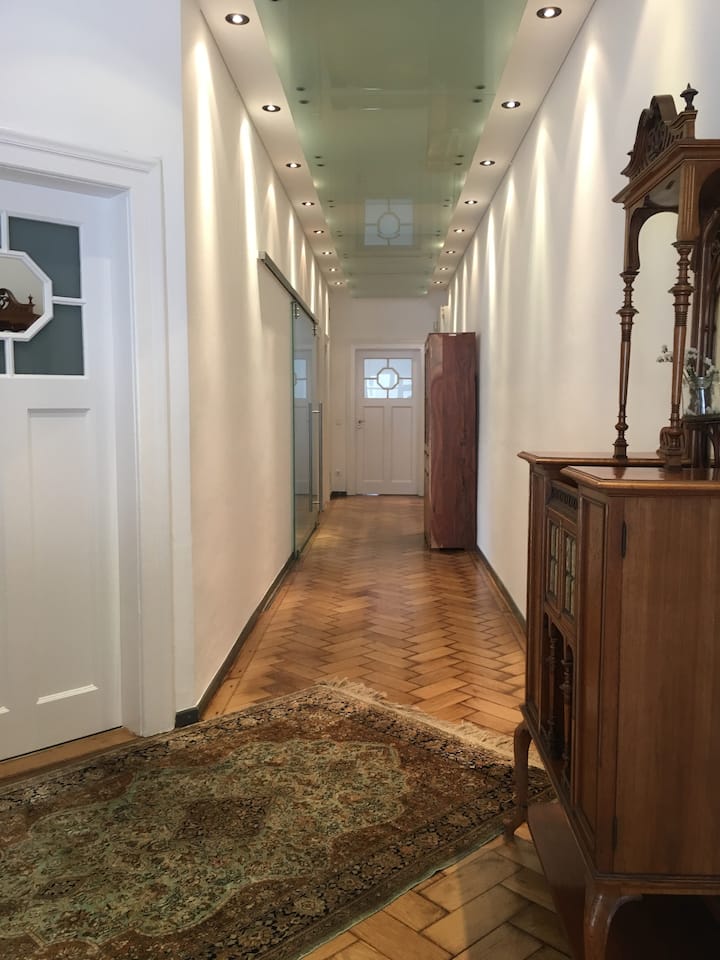 Exklusiver Wohn-und Arbeitstraum In Zentraler Lage - München