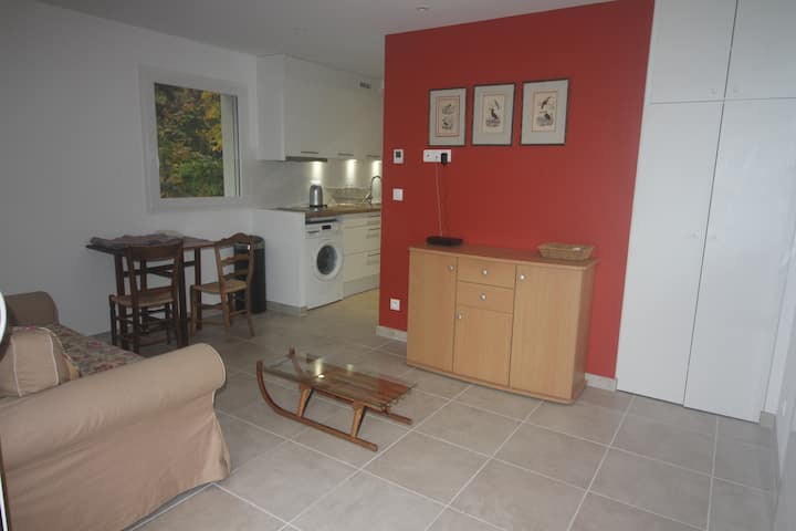 Charmant Appartement T2 Meublé  Neuf De 35 M2 - Aéroport de Genève Cointrin (GVA)