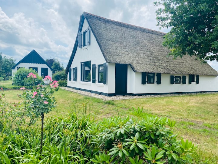 Luxe Woonboerderij Met Jacuzzi - Slagharen