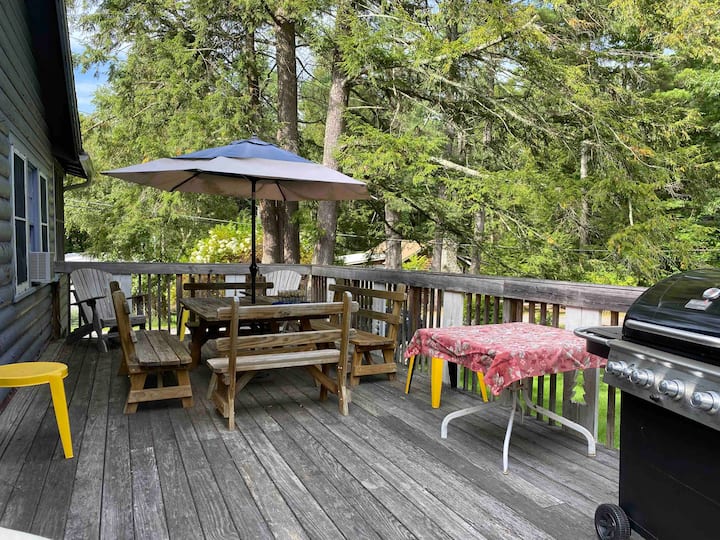 2br Cottage W/ Screened Porches And Outdoor Deck - Bethel, NY