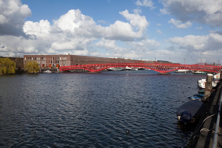 Beautiful New Sunny Water-side Apartment - Amsterdam