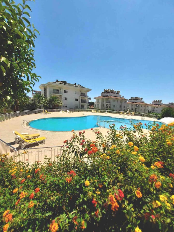 Havuz Olanağı Olan Site Içerisinde Ev - Alanya