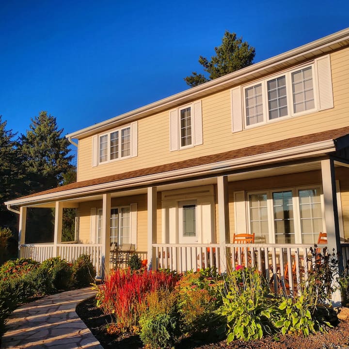 Arrowstone Farmhouse In Historic Old Town - Niagara-on-the-Lake