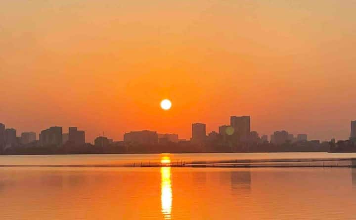 Aki’s Sunset Studio 2 - West Lake - China