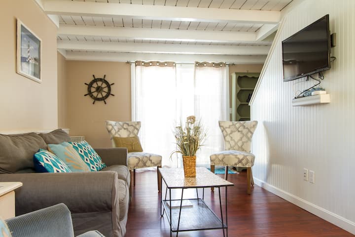 Charming 4 Bdrm 2 1/2 Bth - Fire Pit -  Pet Ok - Brewster, MA