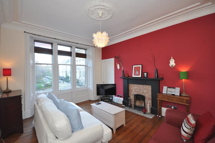 West End 2-bed | Bright & Spacious Flat - Glasgow